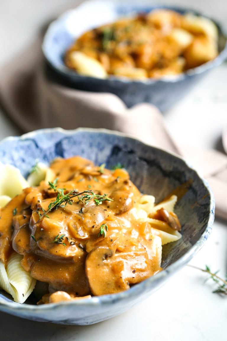 5-star vegetarian stroganoff recipe with mushrooms | Just Easy Recipes
