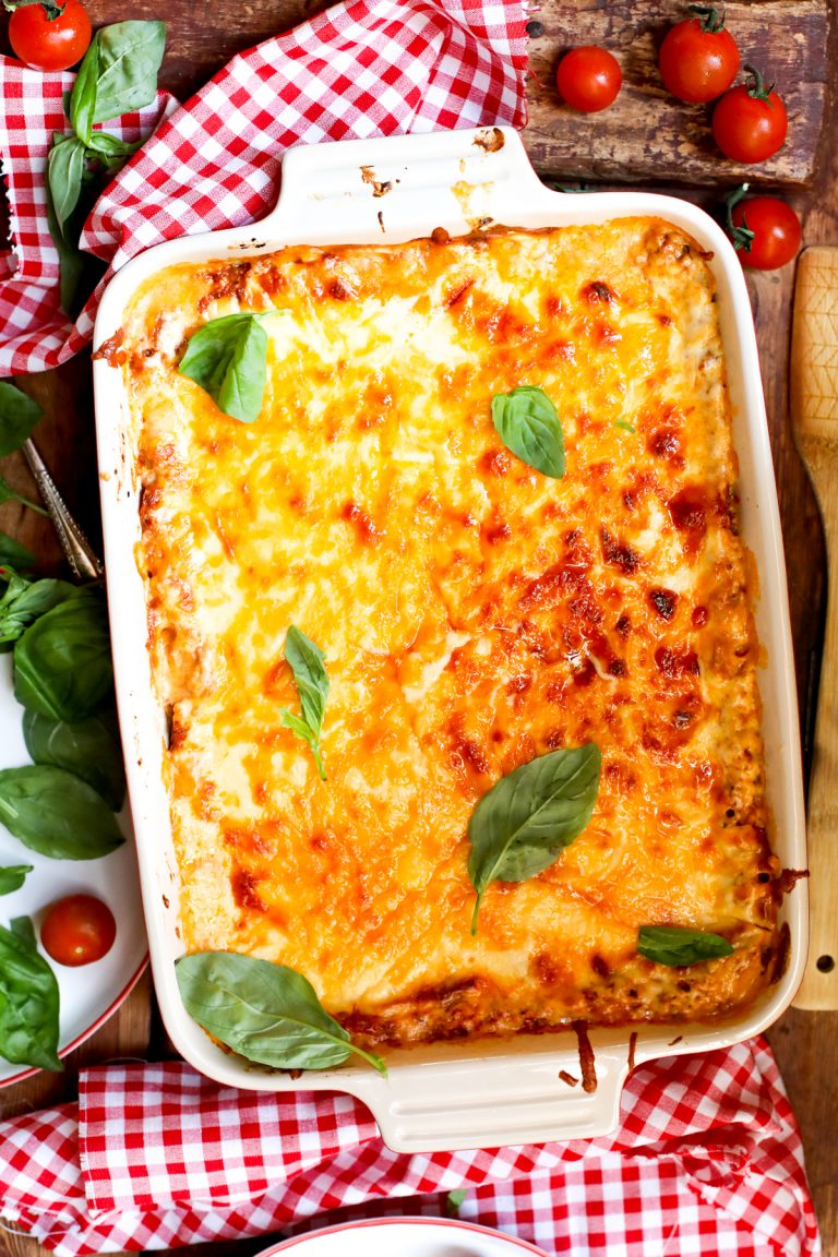 Easy Lasagne Recipe with Lots of Cheese Sauce | Quick Lasagne