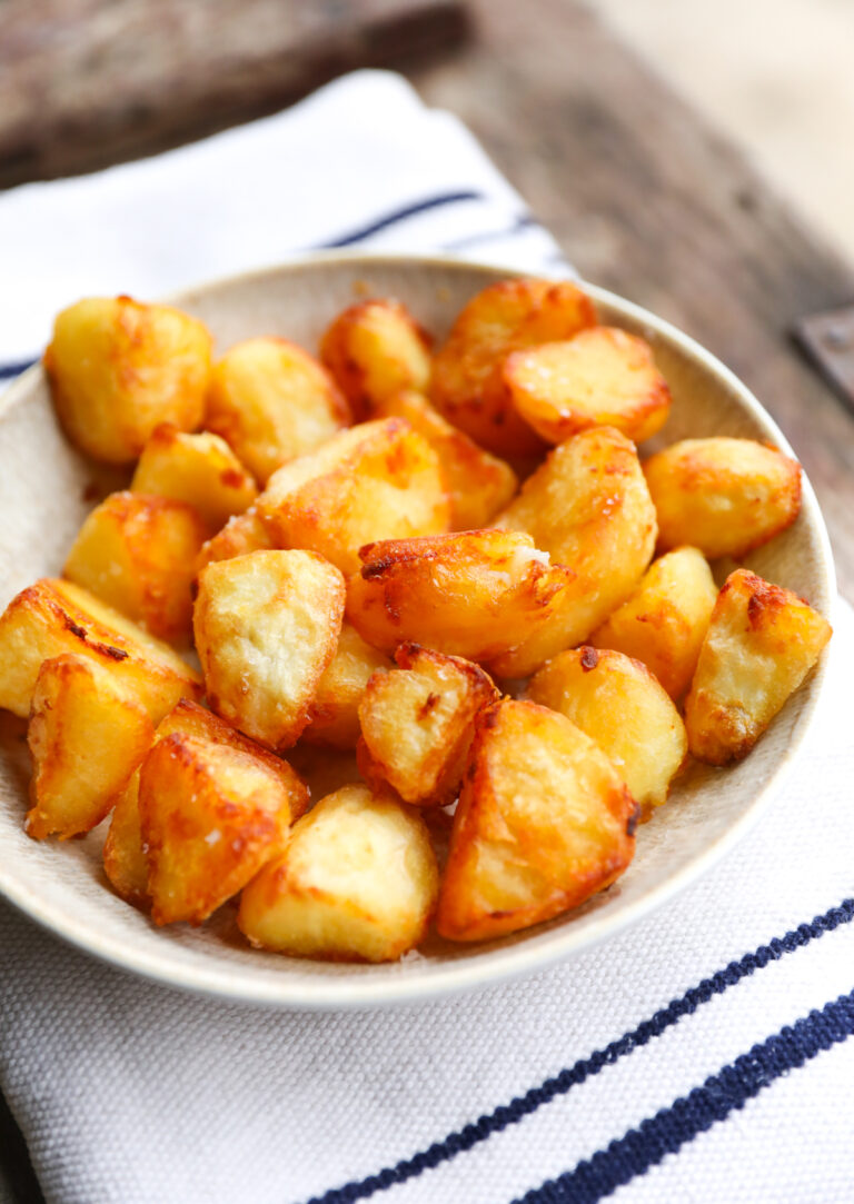 How to Make the BEST Crispy Roast Potatoes - Just Easy Recipes