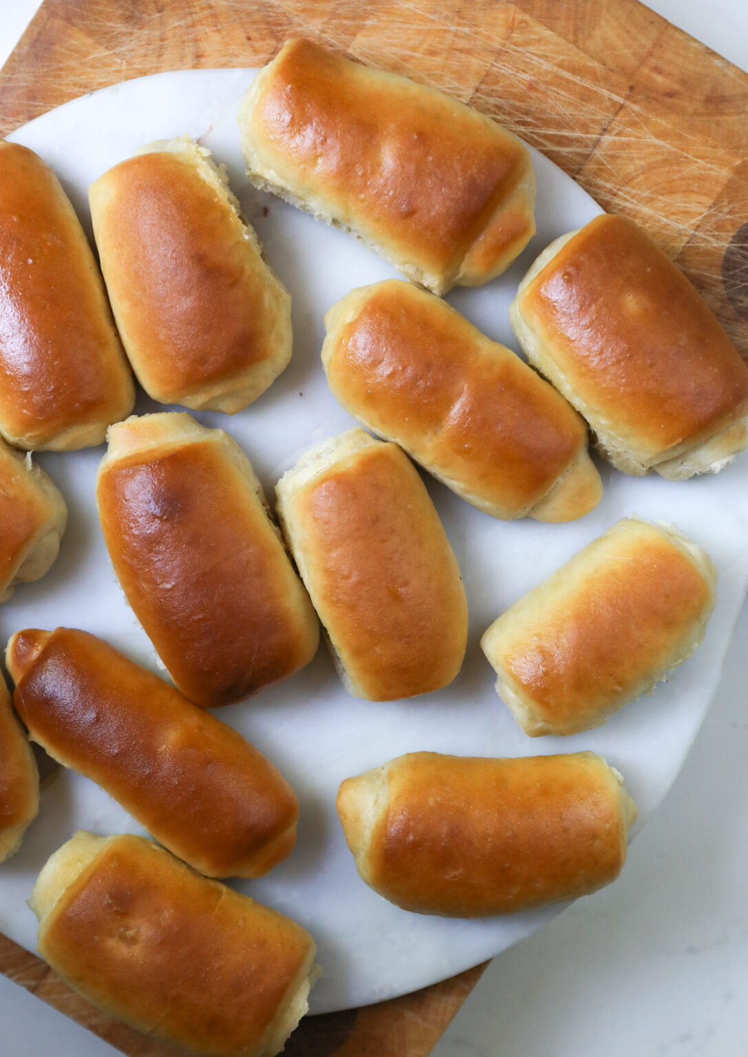 Easy Homemade Dinner Rolls {Soft & Fluffy} - Just Easy Recipes